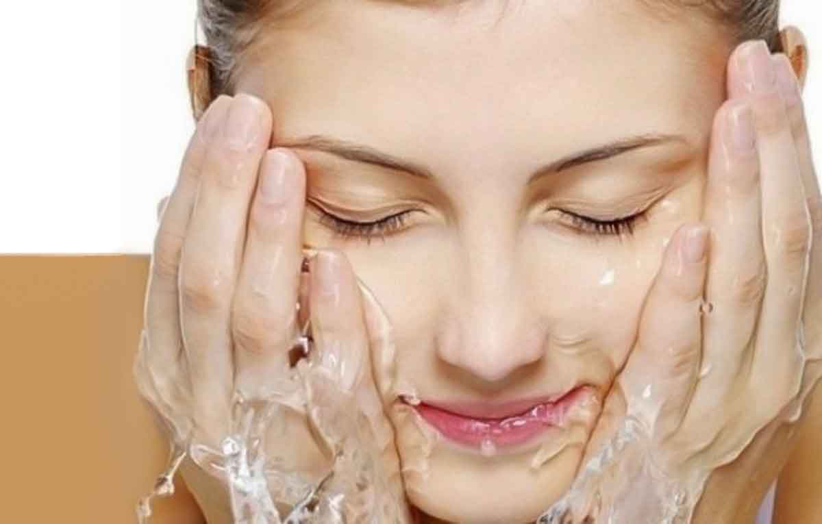 طرق طبيعية لعمل غسول الوجه بدون اي مواد كيميائية ثقفني
